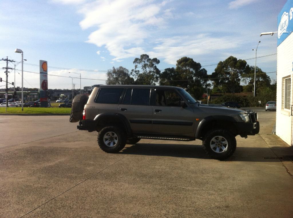 Nissan Patrol GU III 2004 | 4x4Earth