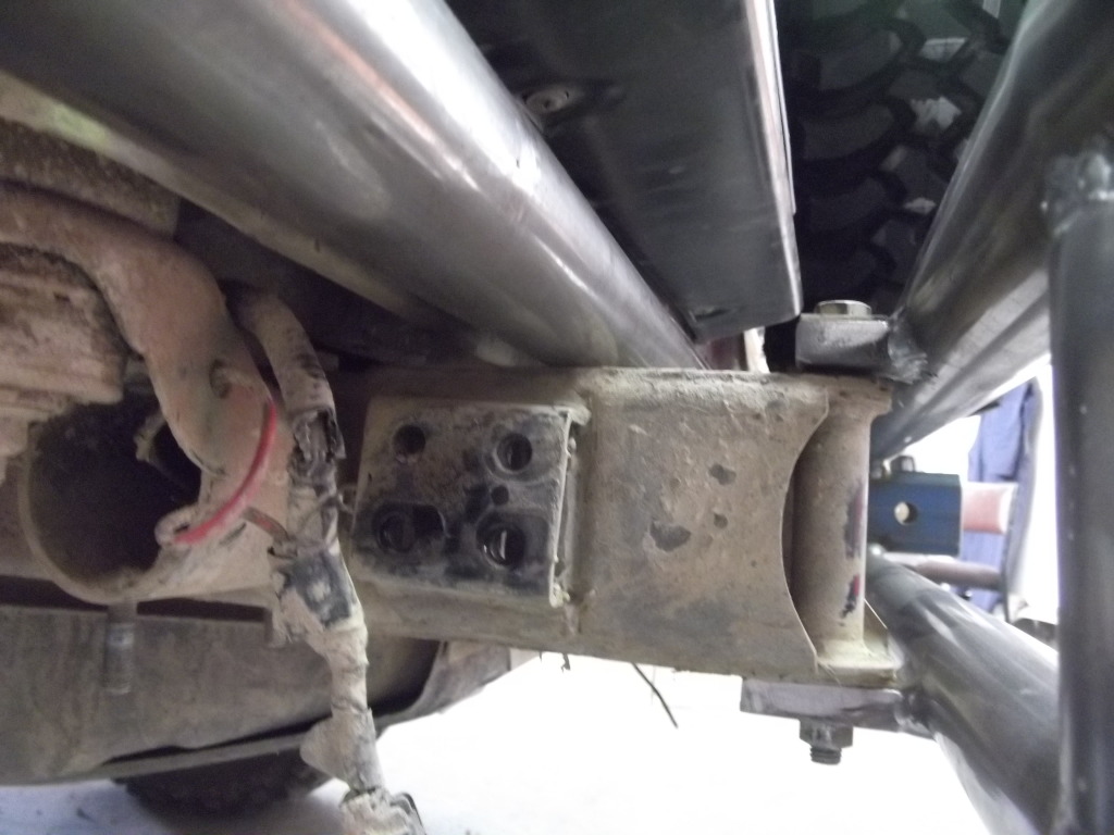 rear custom bar on a NP pajero | 4x4Earth