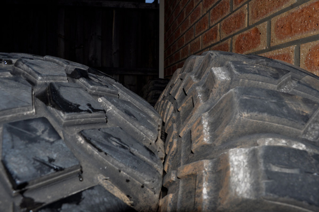 VIC - Maxxis Creepy Crawlers - 35x12.5x16 - 90% tread | 4x4Earth