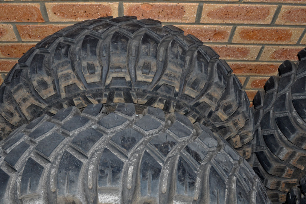 VIC - Maxxis Creepy Crawlers - 35x12.5x16 - 90% tread | 4x4Earth