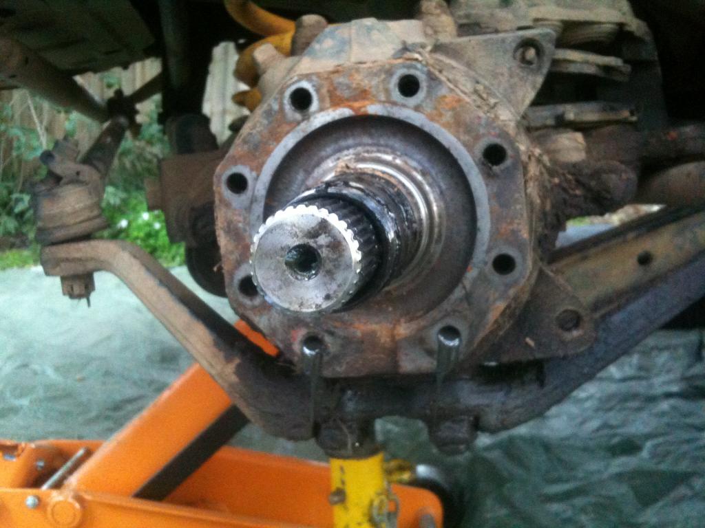 80 Series Swivel Hub Rebuild - How To | 4x4Earth