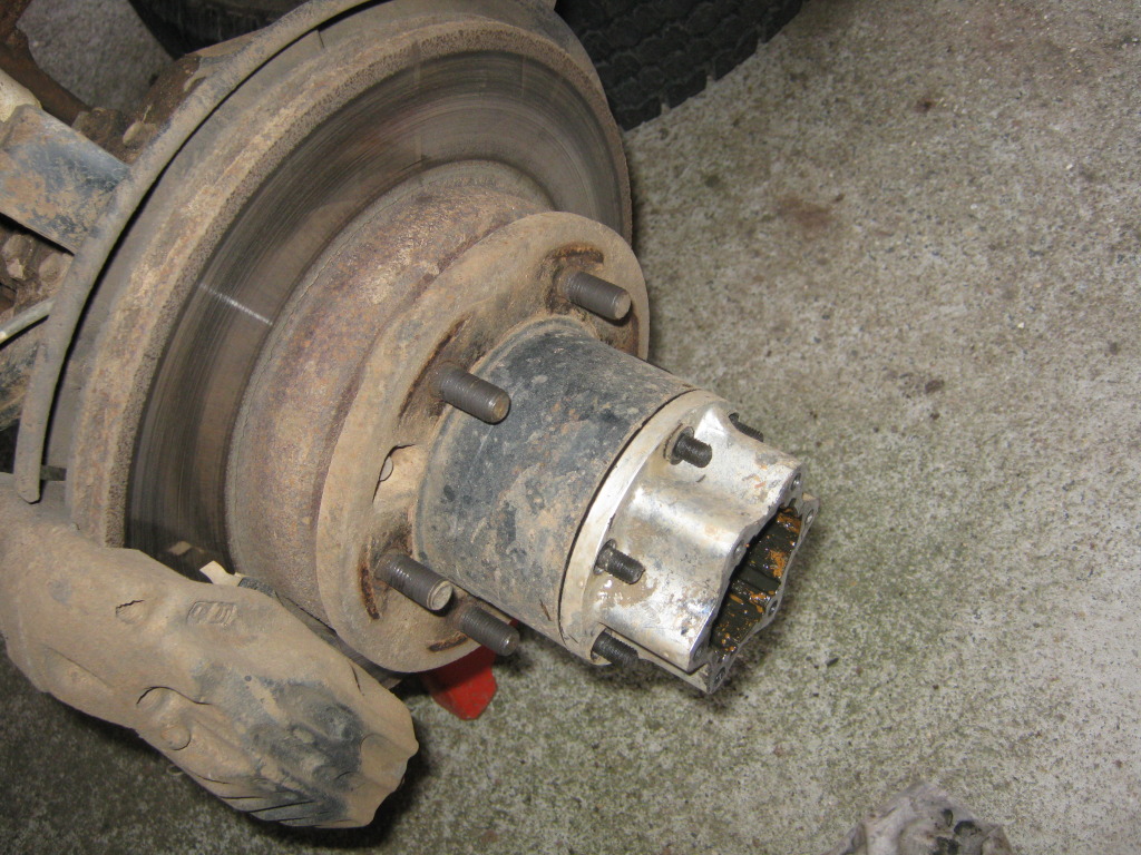 Swivel Hub rebuilds - Hilux | 4x4Earth