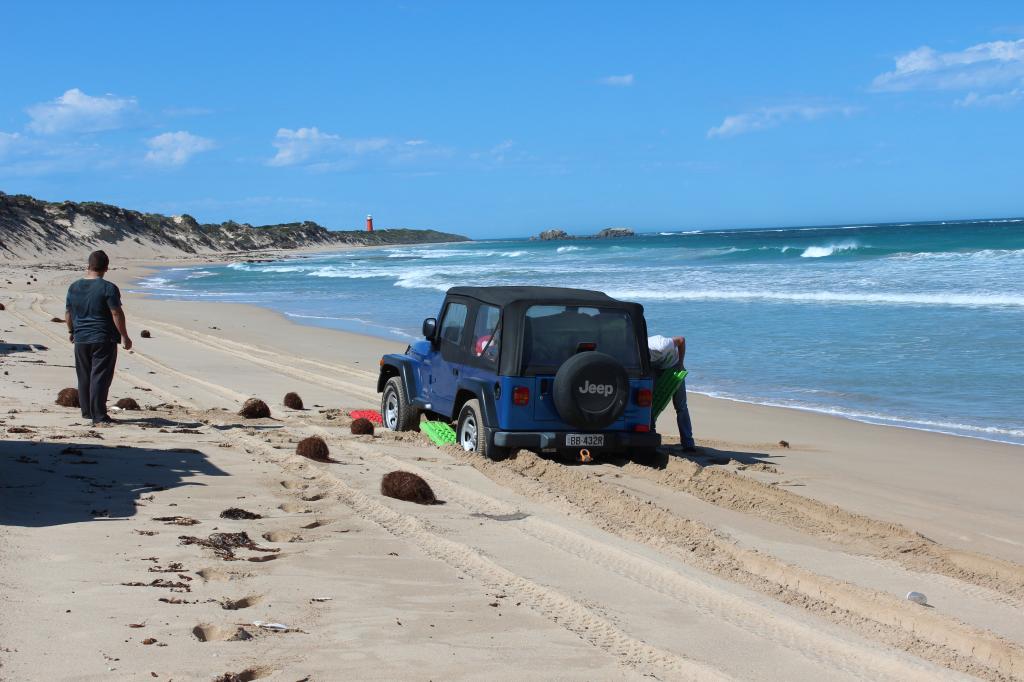 Carpenters Rocks to 42 Mile Beach Run | 4x4Earth