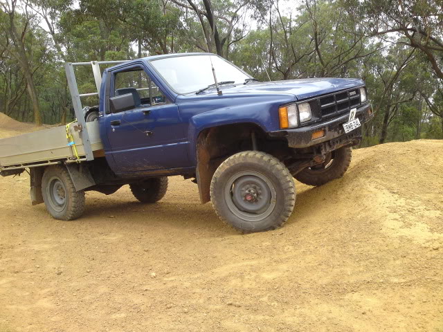 Toyota Hilux 1984 | 4x4Earth
