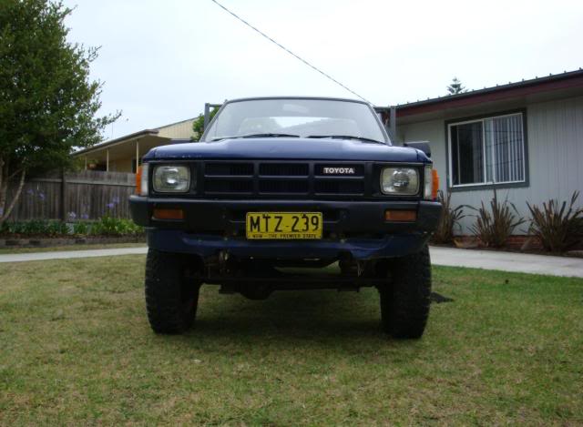 Toyota Hilux 1984 | 4x4Earth