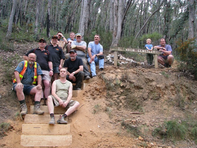 Trip report - Toombon Cemetery working bee 11/10/08 | 4x4Earth