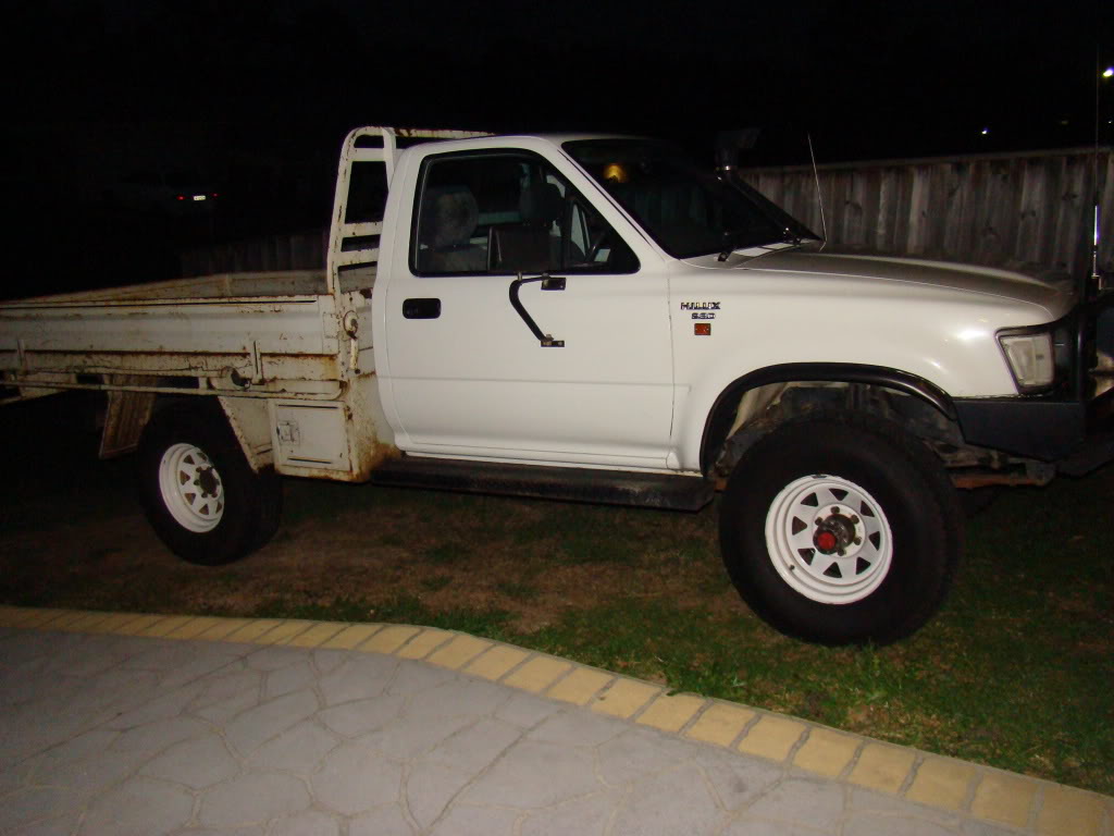 Toyota Hilux 1996 | 4x4Earth